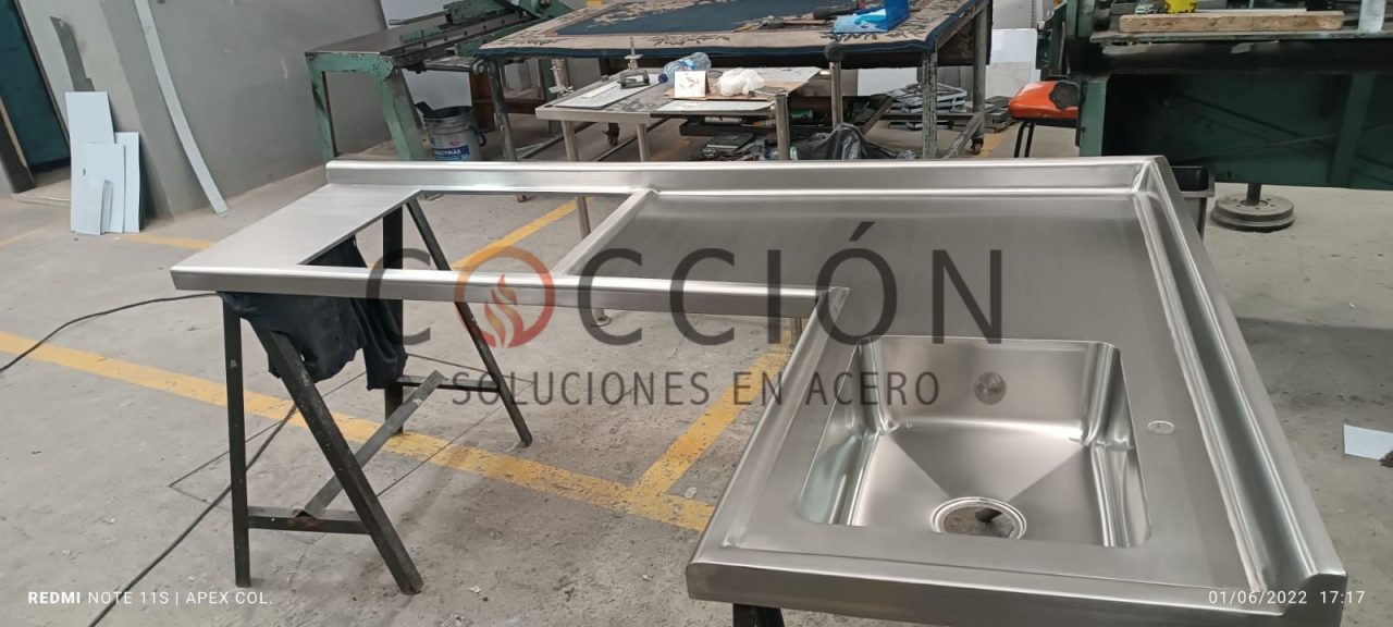 mesón acero inoxidable Mesones en acero inoxidable